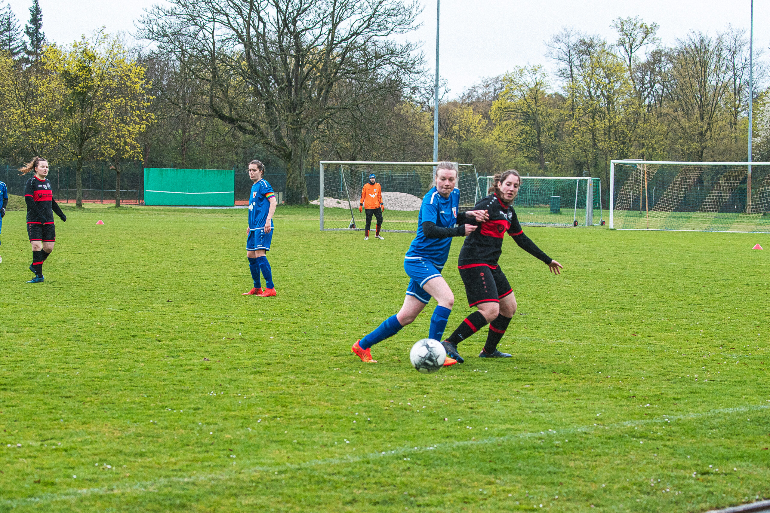 Frauen gehen gegen Etzenrot baden - Freie Spiel- & Sportvereinigung Karlsruhe e.V.